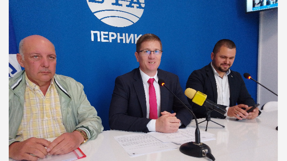 Депутатът от Възраждане Димо Дренчев хвали кмета на Перник